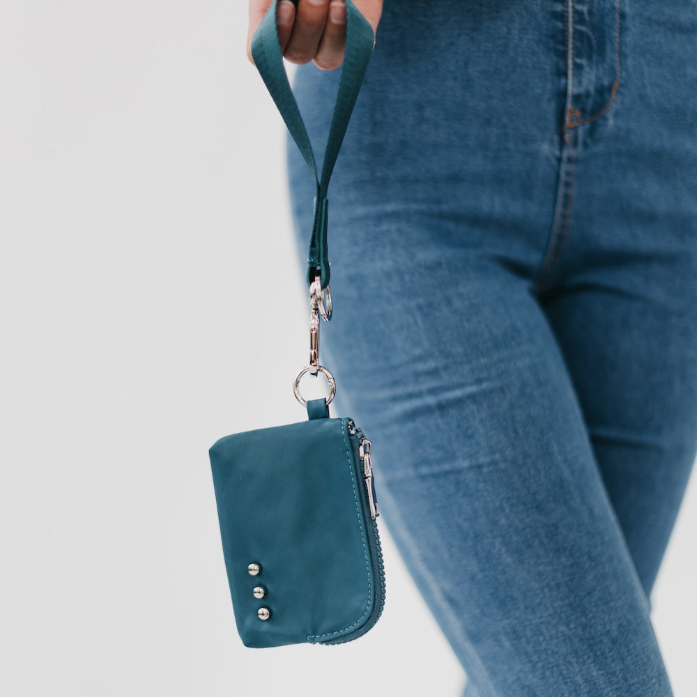 Nya Nylon Clippable Card Wallet – Pretty Simple